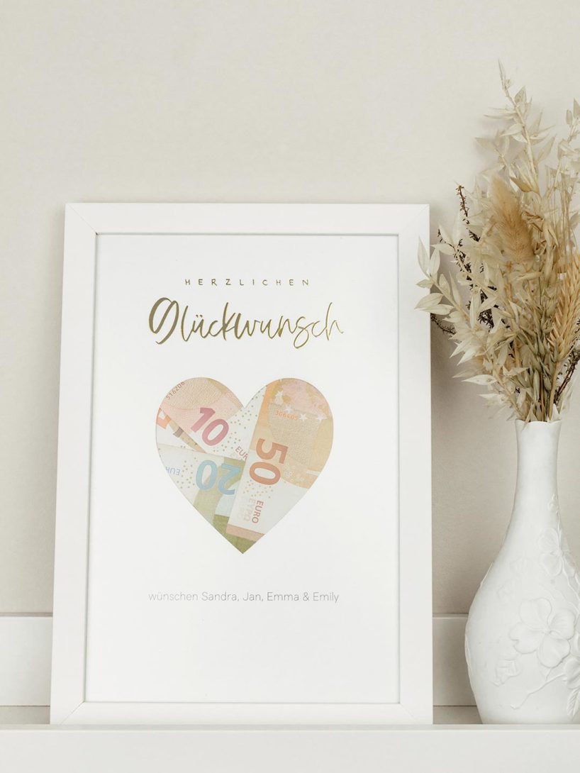 Bilderrahmen mit Geld als Geschenk zur Hochzeit